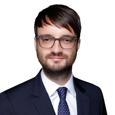 Iain Sutcliffe, CFA, CAIA® | Bios | T. Rowe Price